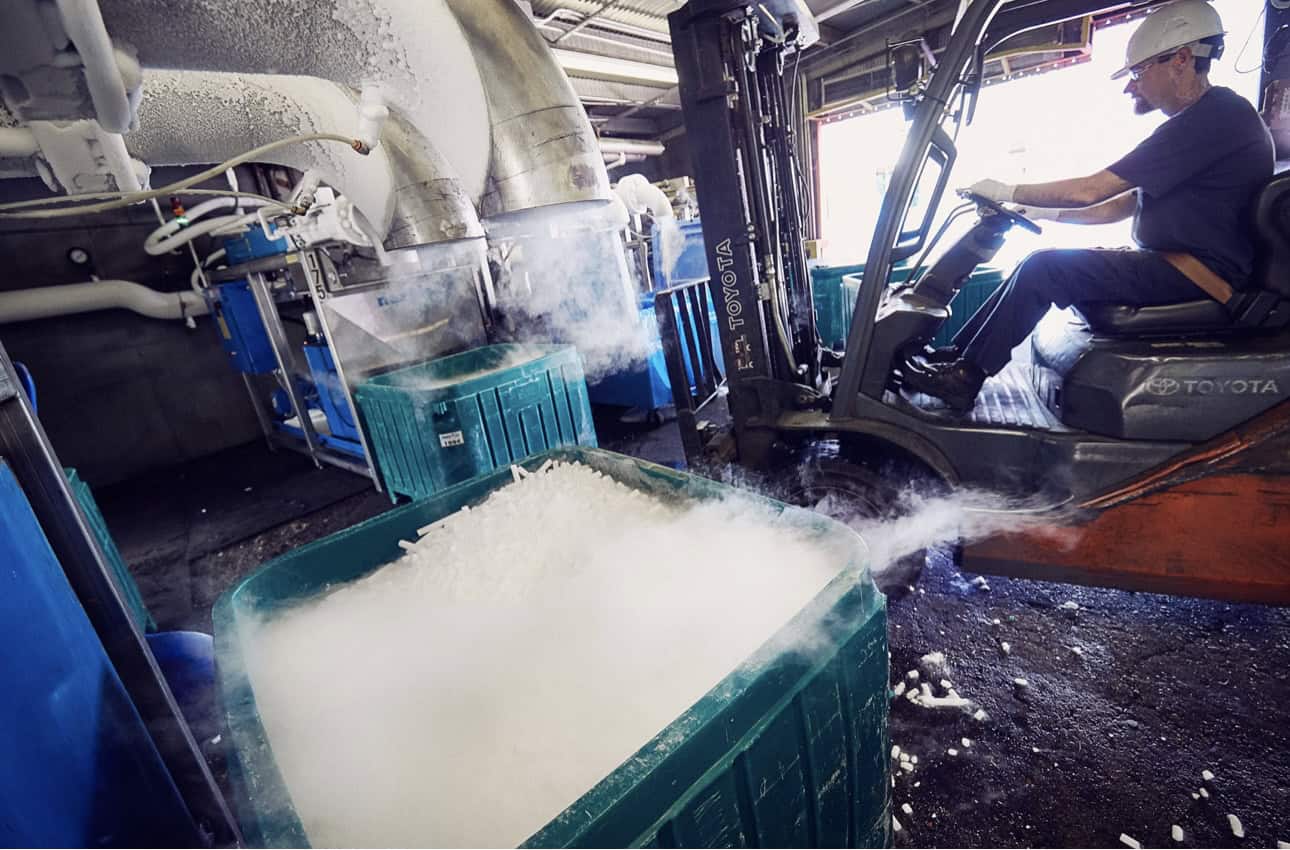 Exploring the Benefits of Using Dry Ice for Cold Chain Logistics - nexAir